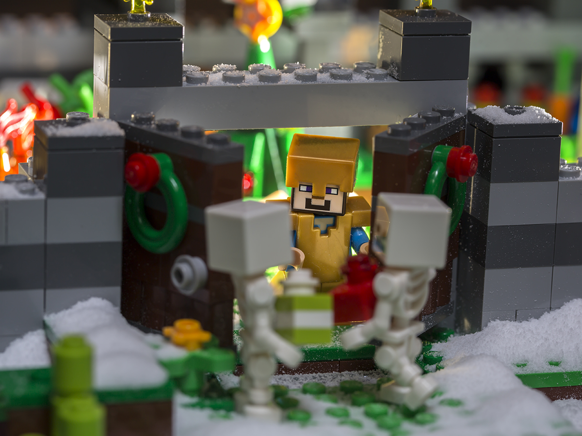 A LEGO Minecraft Christmas - Toy Photographers