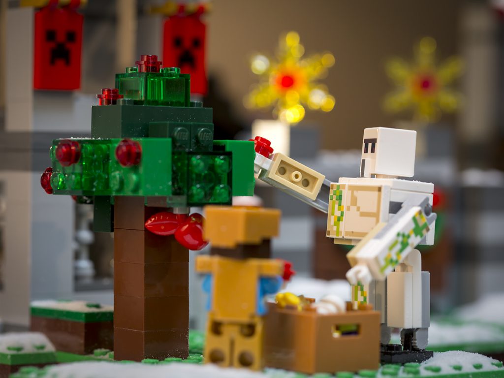 A LEGO Minecraft Christmas - Toy Photographers