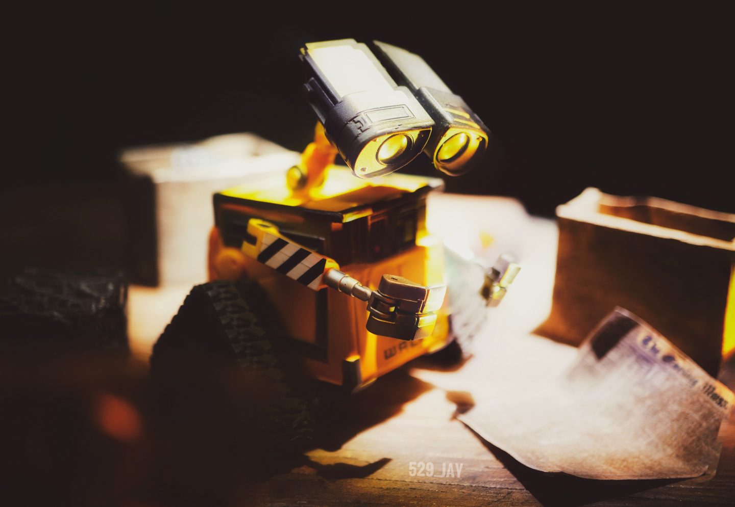 Wall-E Finding Eve - Toy Photographers