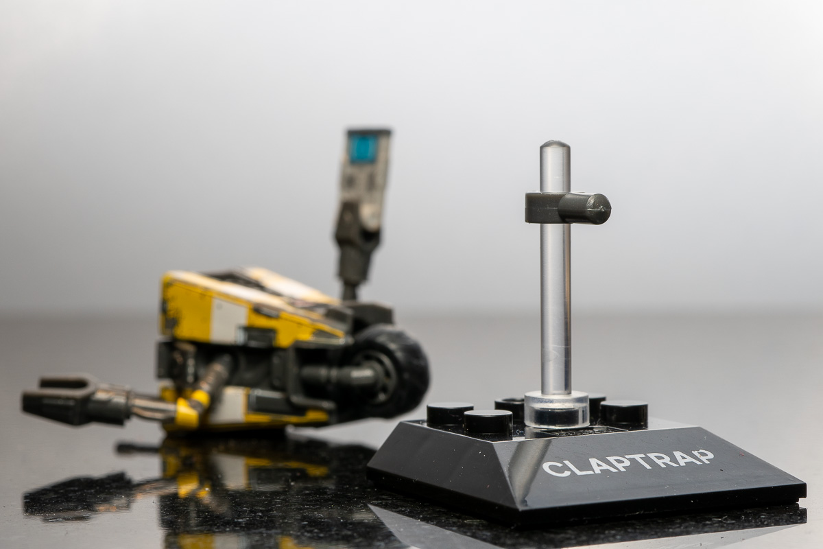 Toy Photo Review: Borderlands 3 Claptrap Micro Figure by Mega Construx