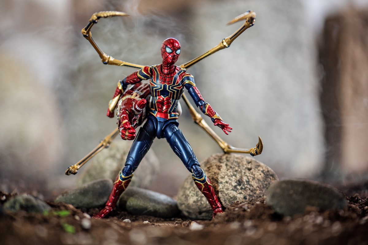 Iron Spider & Atmosphere Aerosol Toy Photography