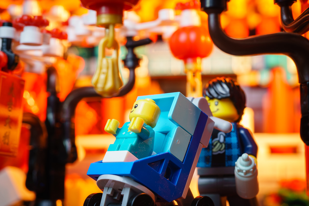 A Belated Review: LEGO Chinese New Year Temple Fair (80105)