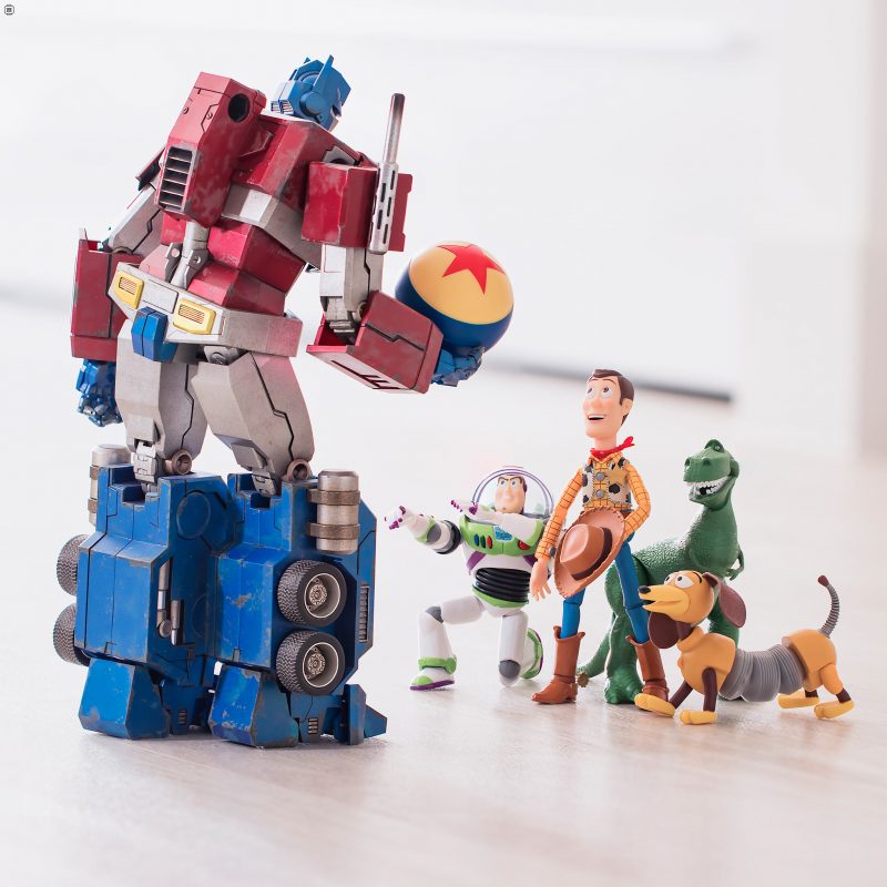 Toy-Story-meet-a-Transformer - Toy Photographers