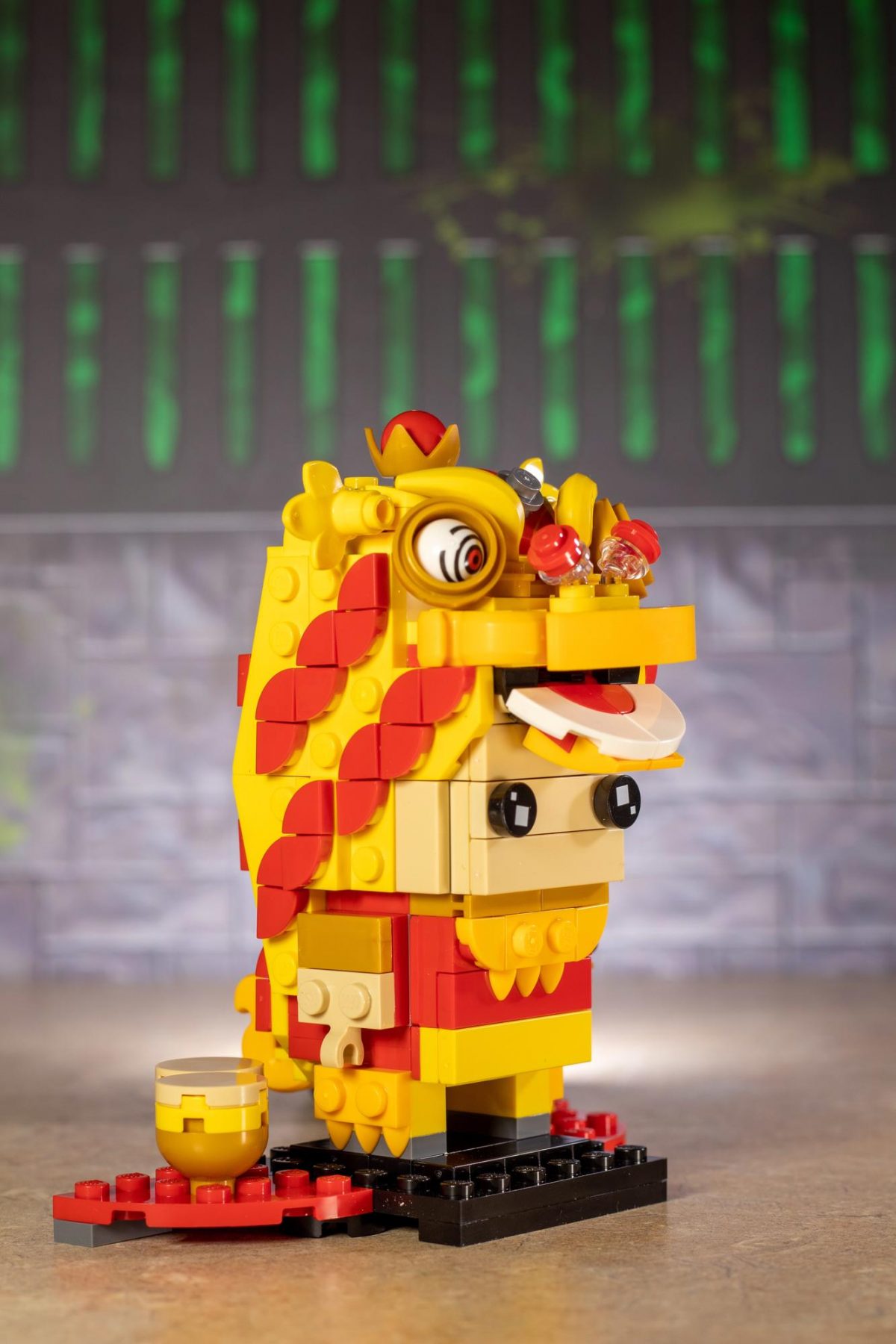 LEGO BrickHeadz 40540 Lion Dance Guy review - Toy Photographers