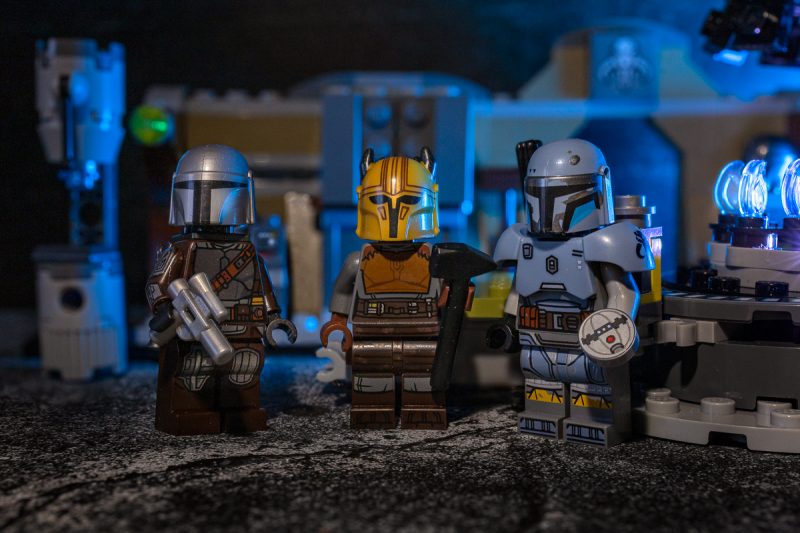 Review: LEGO Star Wars 75319 – The Armorer’s Mandalorian Forge - Toy ...