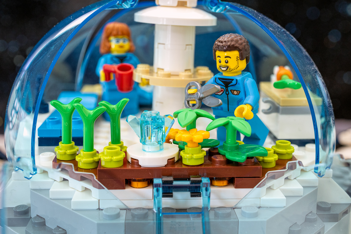 A Look at the LEGO Lunar Research Base (60350) - Toy Photographers