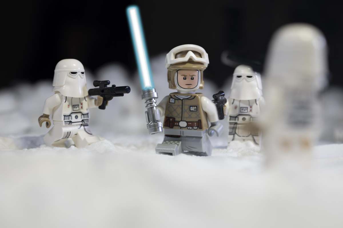LEGO Snowtrooper Battle Pack Review (75320) - Toy Photographers