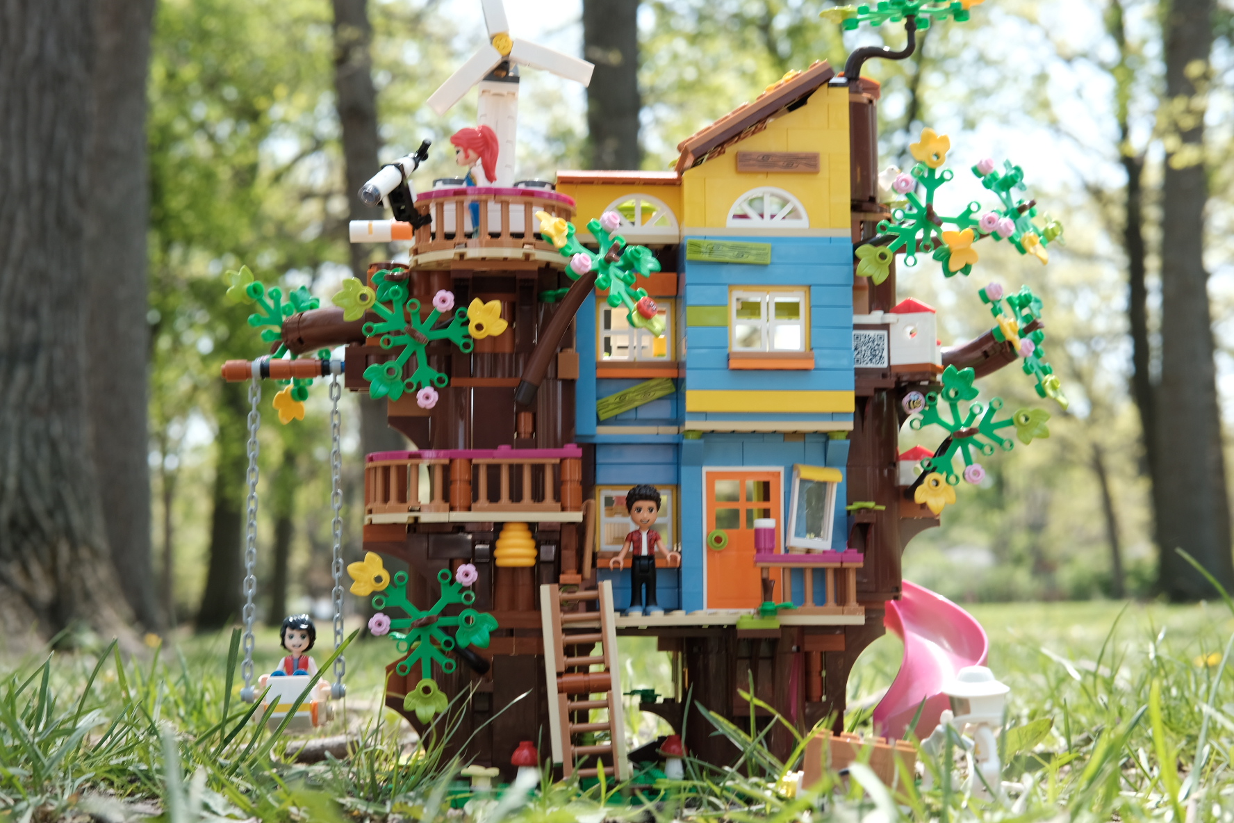 LEGO Friends Friendship Treehouse 41703 Review - Toy Photographers