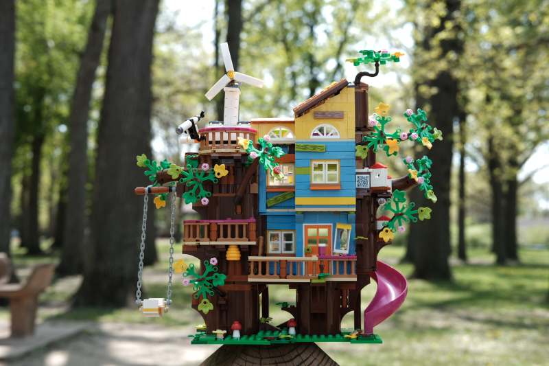 LEGO Friends Friendship Treehouse 41703 Review - Toy Photographers