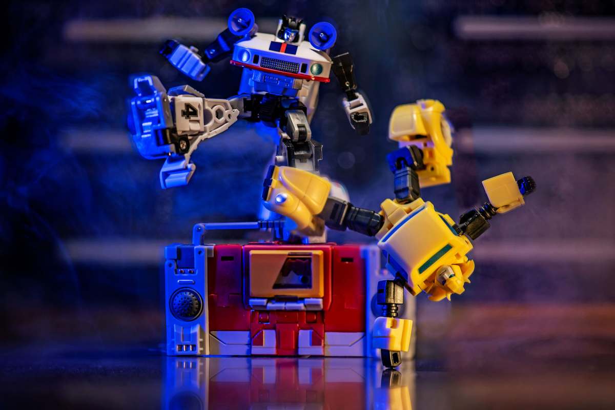 newage-transformer-dance-party - Toy Photographers