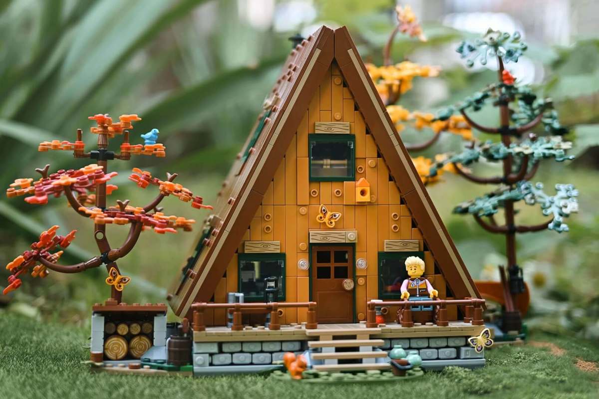 LEGO A-Frame Cabin (21338) Review - Toy Photographers