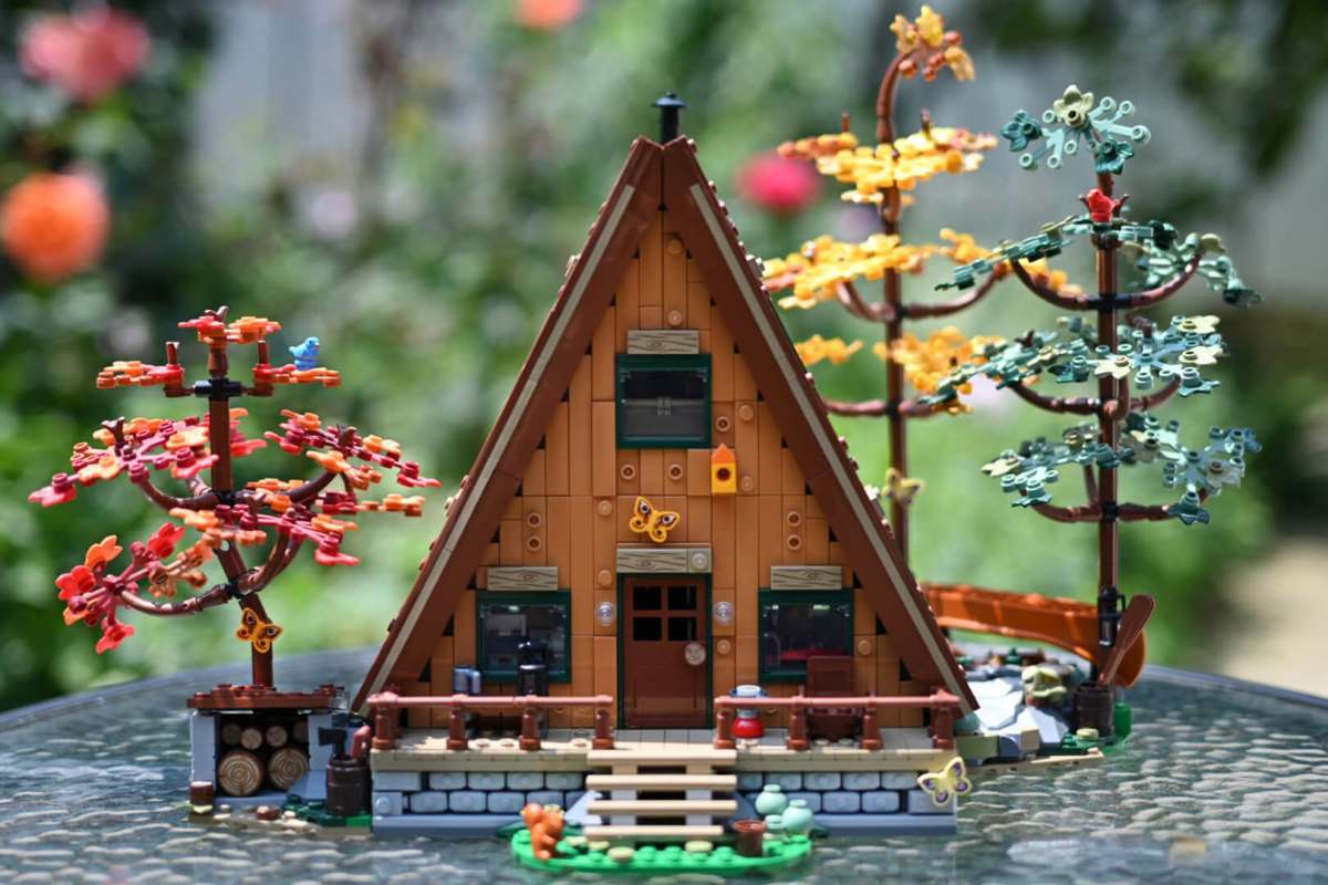 LEGO A-Frame Cabin (21338) Review - Toy Photographers