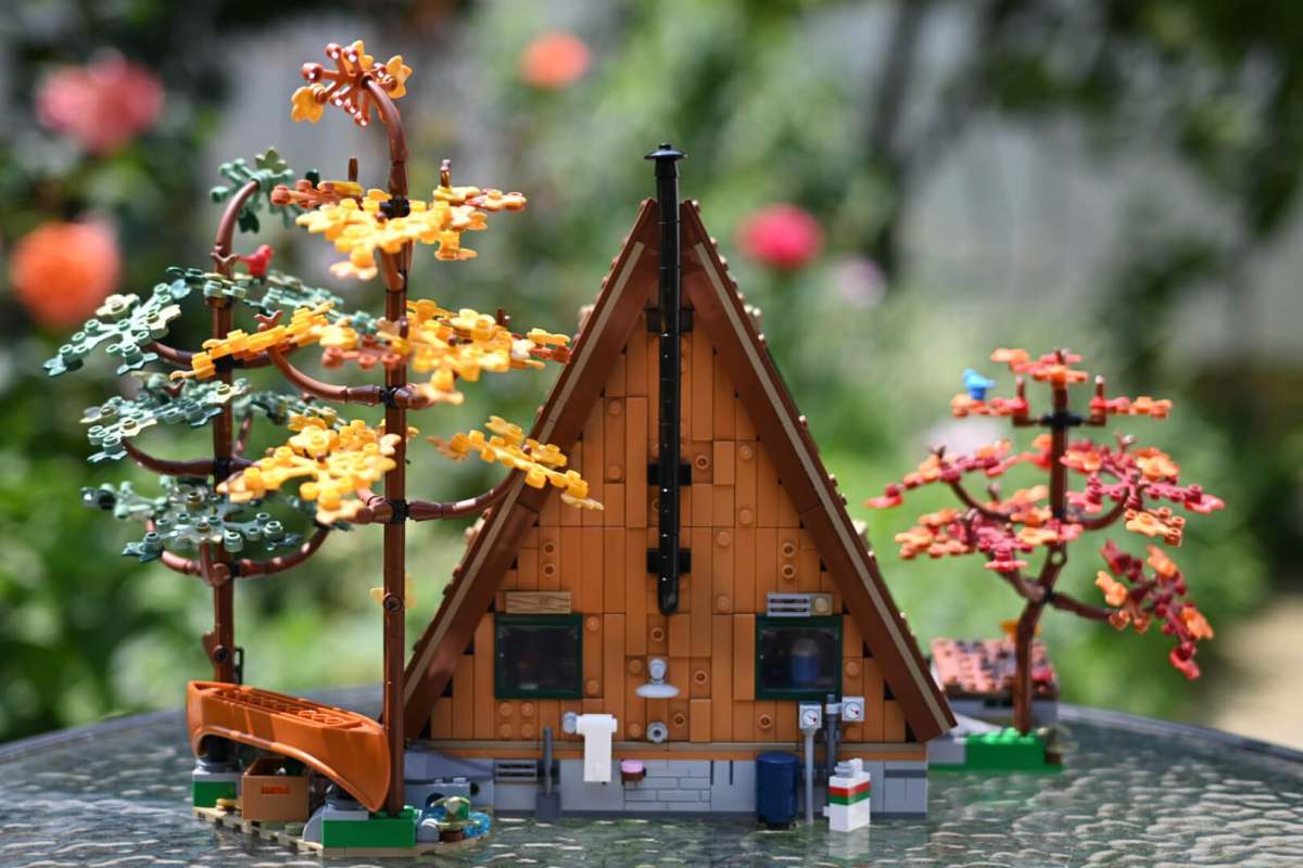 LEGO A-Frame Cabin (21338) Review - Toy Photographers