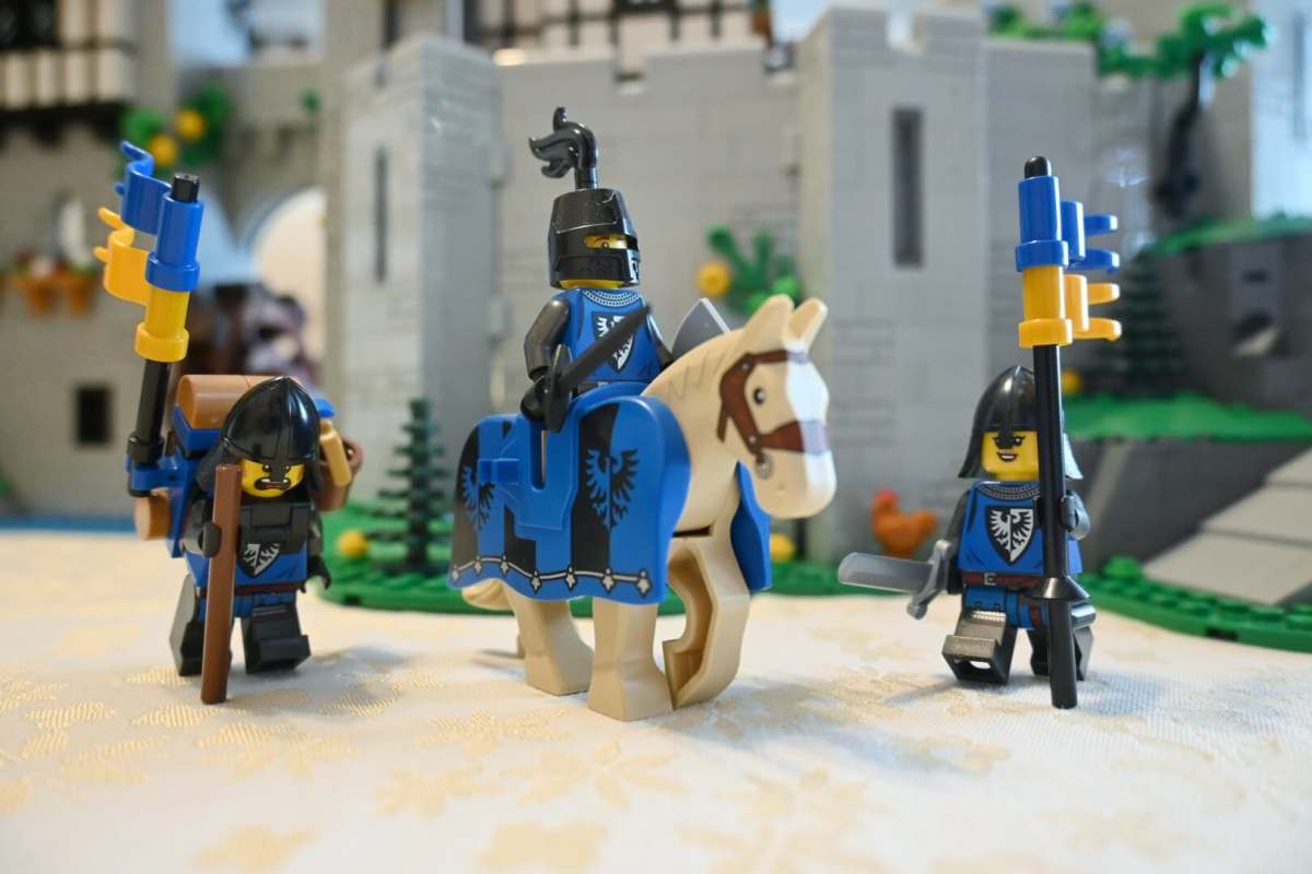 LEGO Lion Knights' Castle (10305) 1-Year Anniversary Review - Toy ...