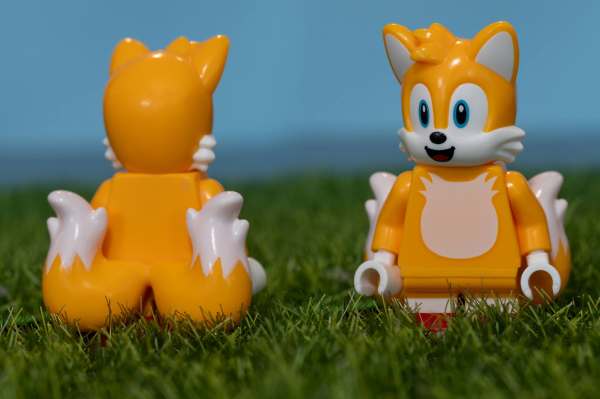 LEGO-sonic-tails-minifigure - Toy Photographers