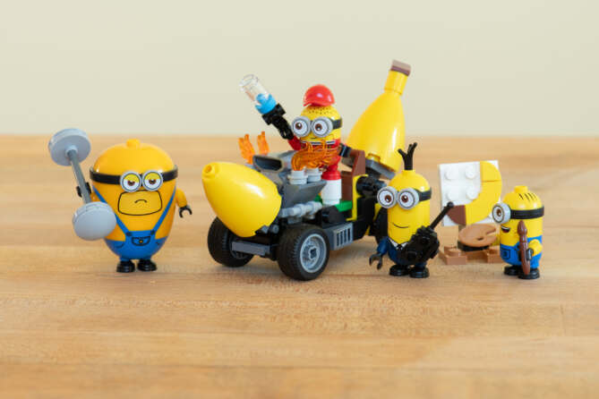 LEGO Review: Minions and the Banana Car - Toy Photographers