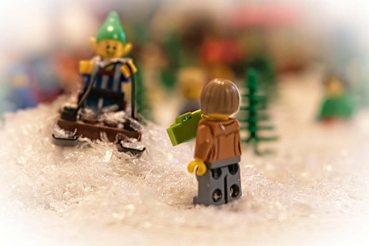 Faceless self portrait - Toy Photographers