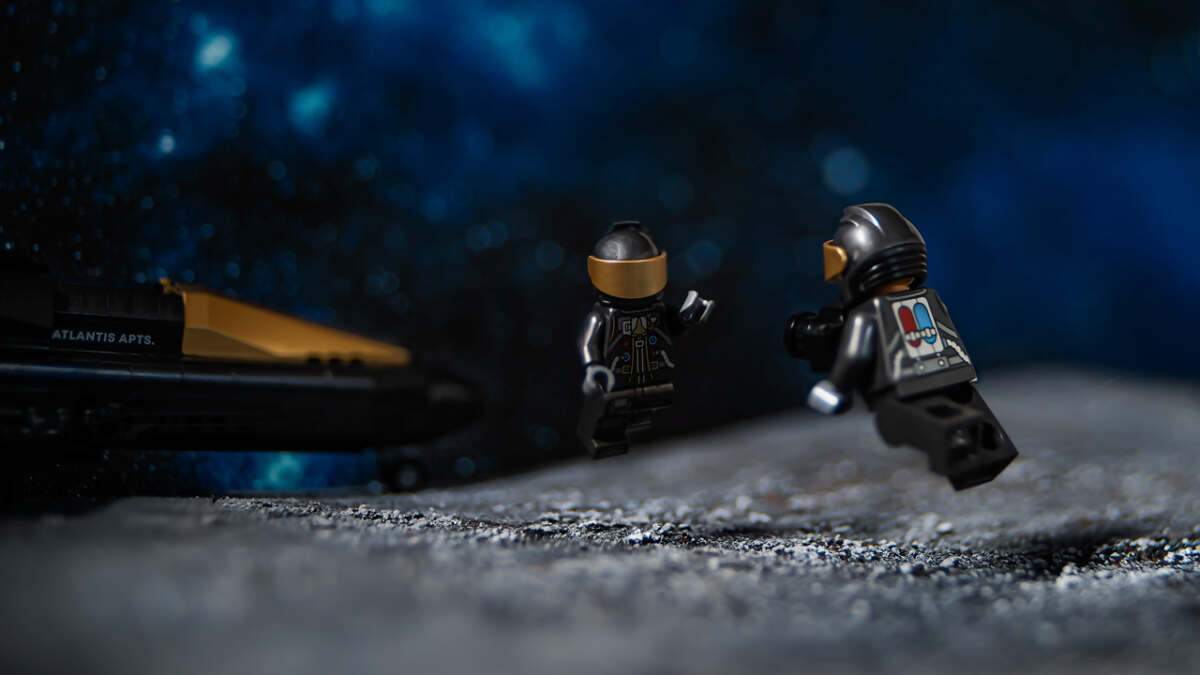 Review: Over the Moon, LEGO set #10391 - Toy Photographers