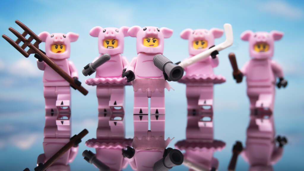 My favorite base - plexiglass - Toy Photographers